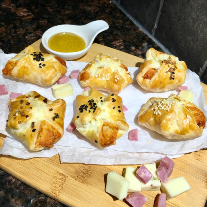 Easy Ham and Cheese Puffs - fed by sab