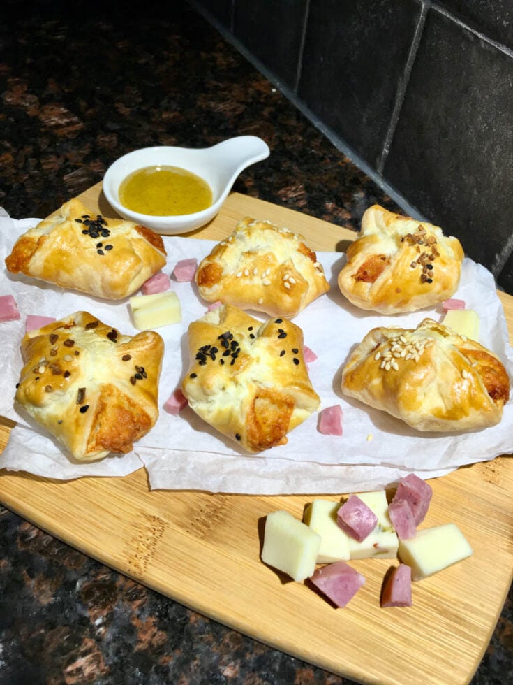 Easy Ham and Cheese Puffs - fed by sab