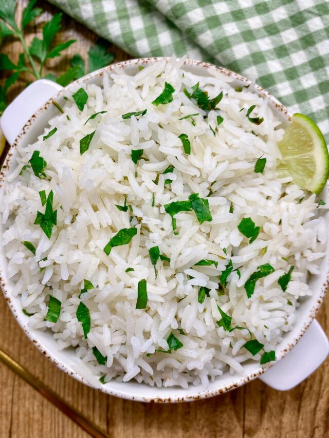 Cilantro Lime Rice (Chipotle Copycat Recipe) - fed by sab