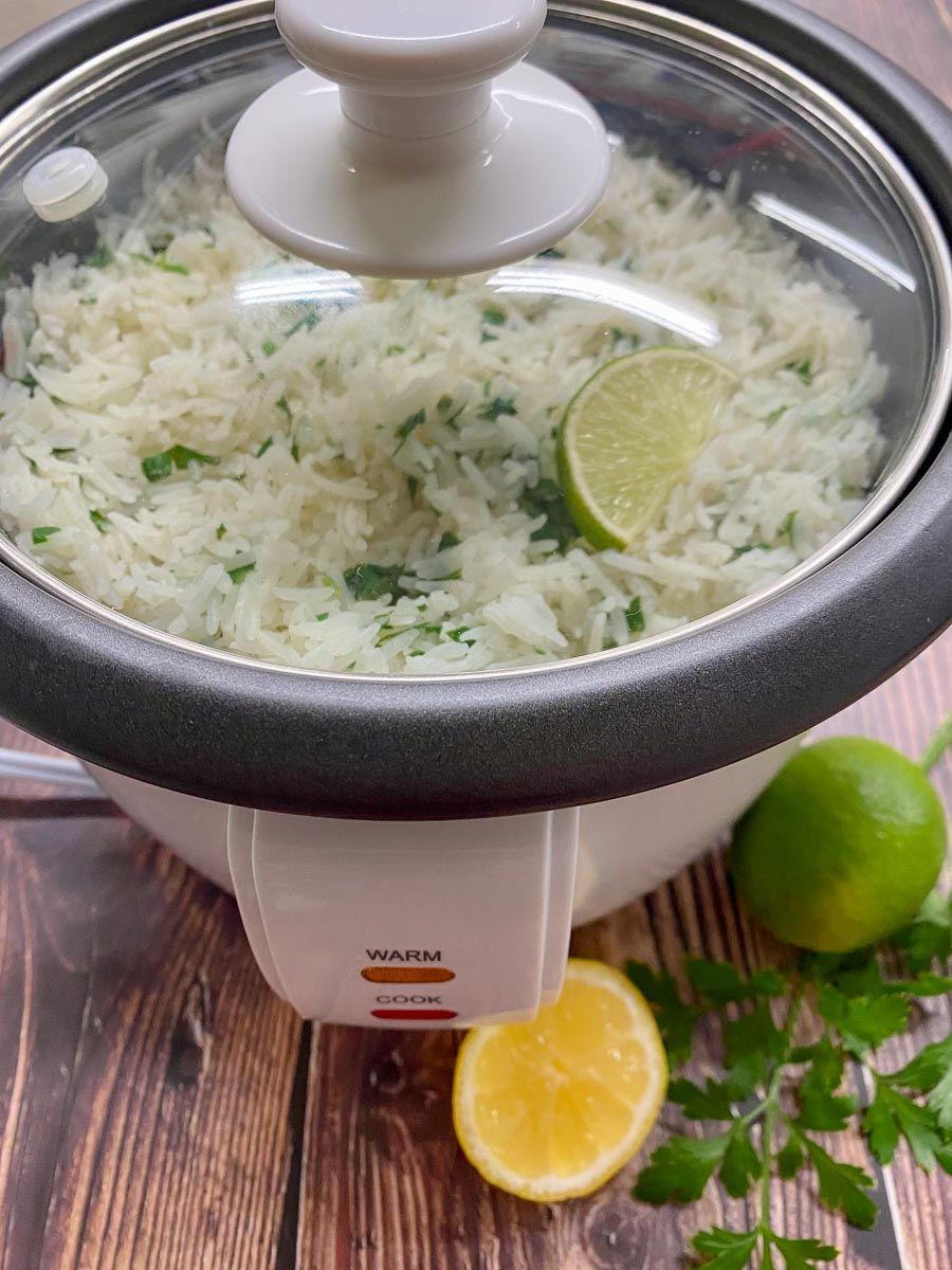 Cilantro Lime Rice (Chipotle Copycat Recipe) - fed by sab