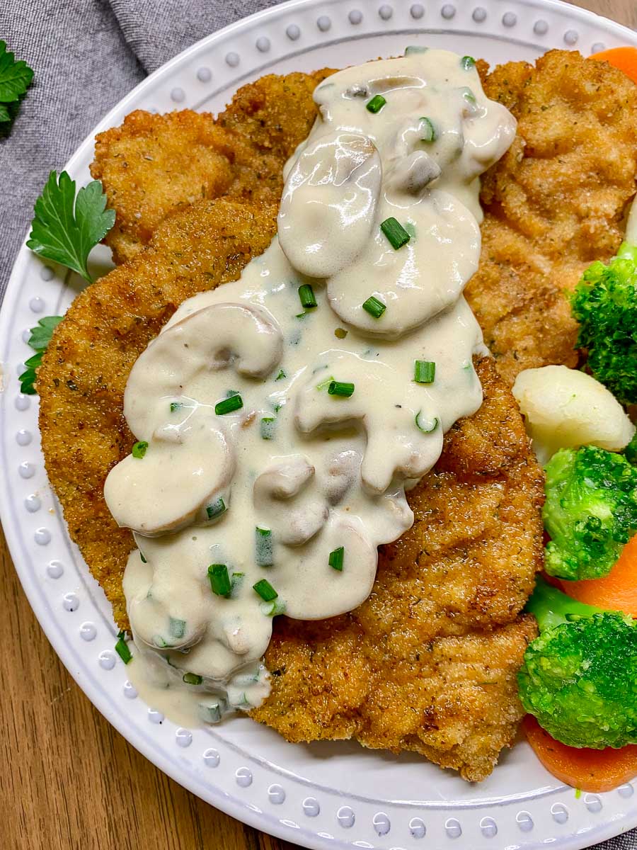 Rahmschnitzel (Creamy Mushroom Schnitzel) - fed by sab