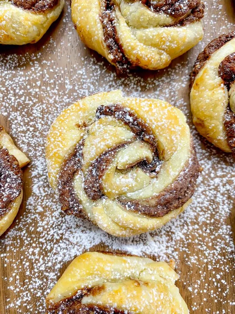 Nutella Twist Pastries (3 Ingredient!) - fed by sab